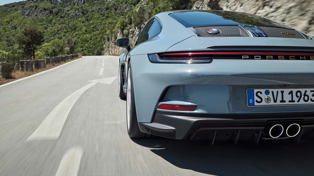 포르쉐 911 60주년 기념 에디션 '911 S/T 공개