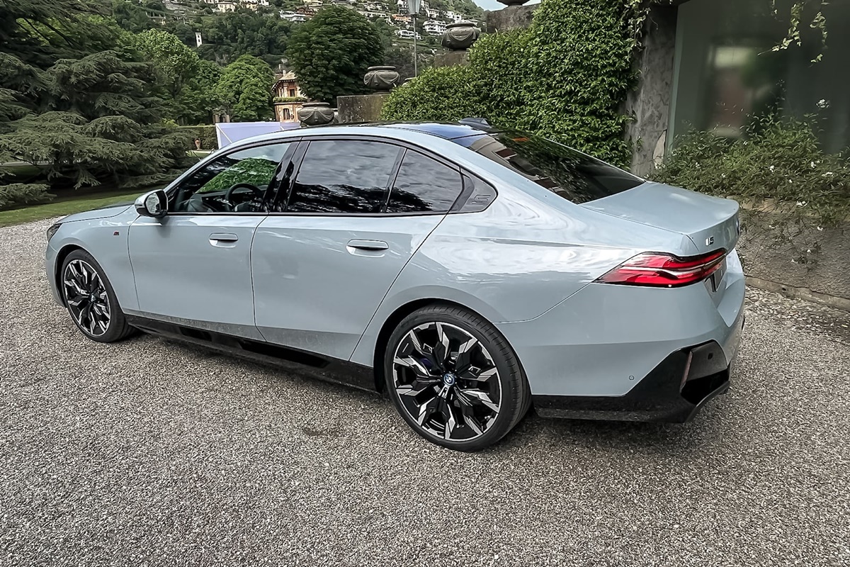 "6년 만에 풀체인지" BMW, '뉴 5시리즈' 사전예약…6940만원부터