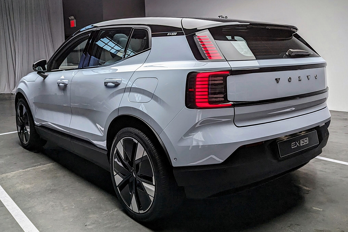 "베이비 EX90"…볼보 첫 소형 SUV 'EX30' 미리보기, 출시는 언제?