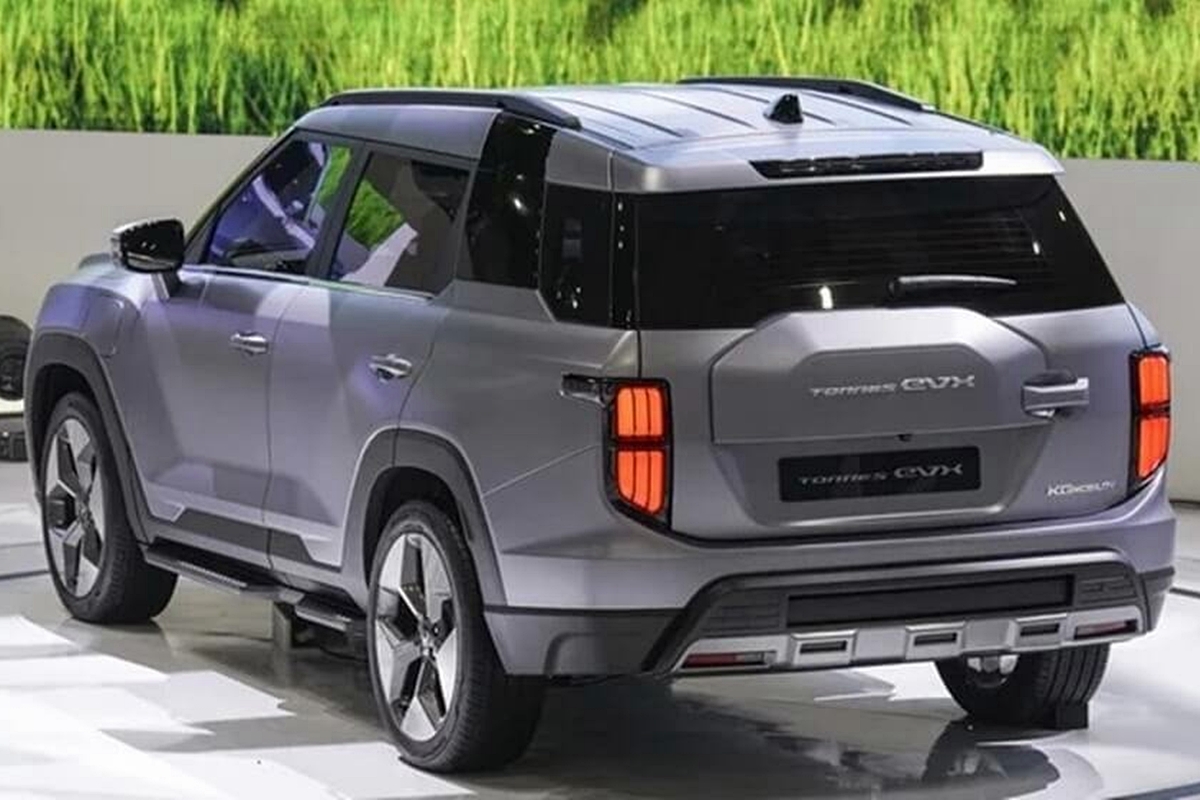 "배터리 보증 100만km" 작정하고 만든 '토레스 EVX' 출시…200만원 가격인하