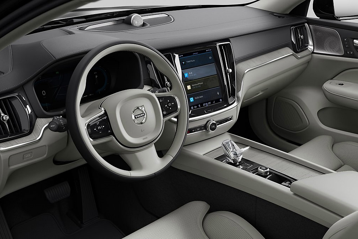 볼보, 'S60 다크 에디션' 출시…"선착순 55대 한정"