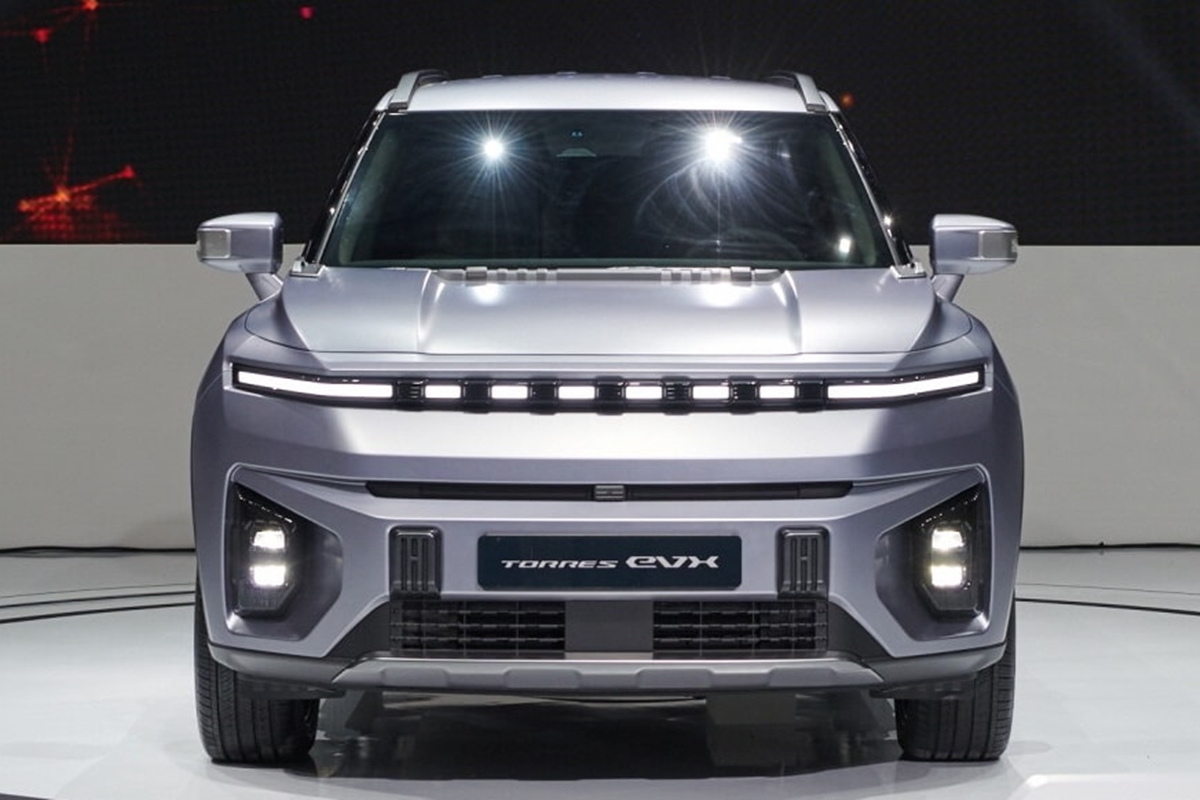 중국산 배터리로 가격 확 낮춘 '토레스 EVX·레이EV'…소비자 반응은?