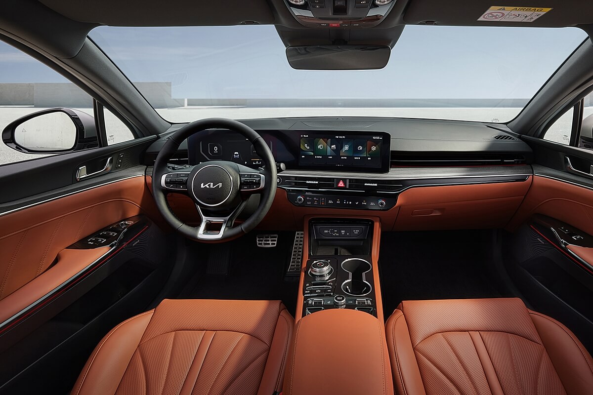 "벌써 6000대 팔렸다" 4년 만에 부분변경 '더 뉴 K5' 출시