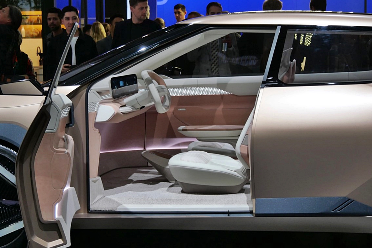 "새로운 전기차 라인업 예고" 기아, EV3·EV4 콘셉트 북미 첫 공개