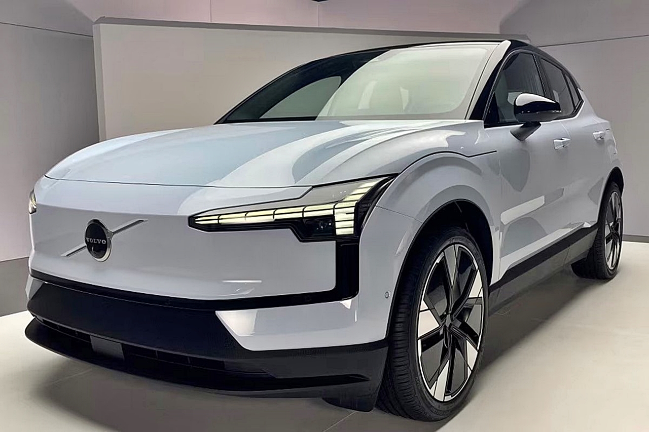 "4천만원대 전기 SUV 등장에 폭발적 관심"…국내 출시한 볼보 'EX30'