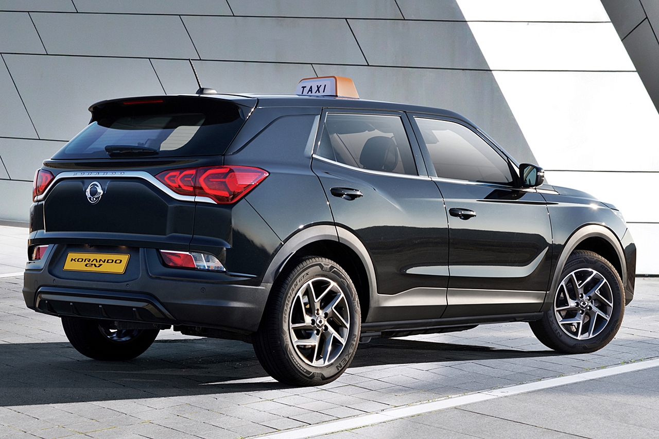 "실구매 2000만원대"…403km 주행하는 '코란도 EV 택시' 사전계약