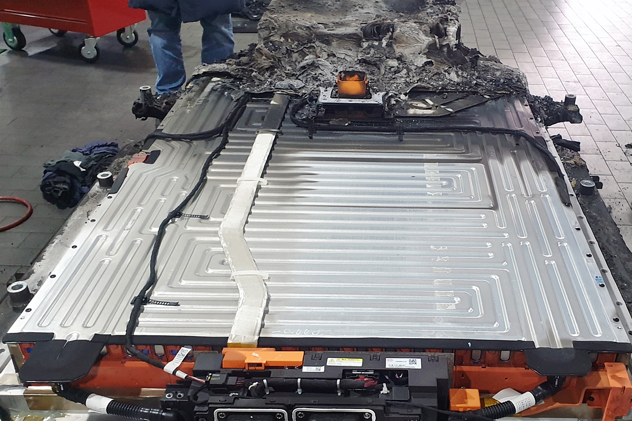 "불났는데 배터리는 멀쩡"…토레스 EVX, LFP 배터리 안전성 입증