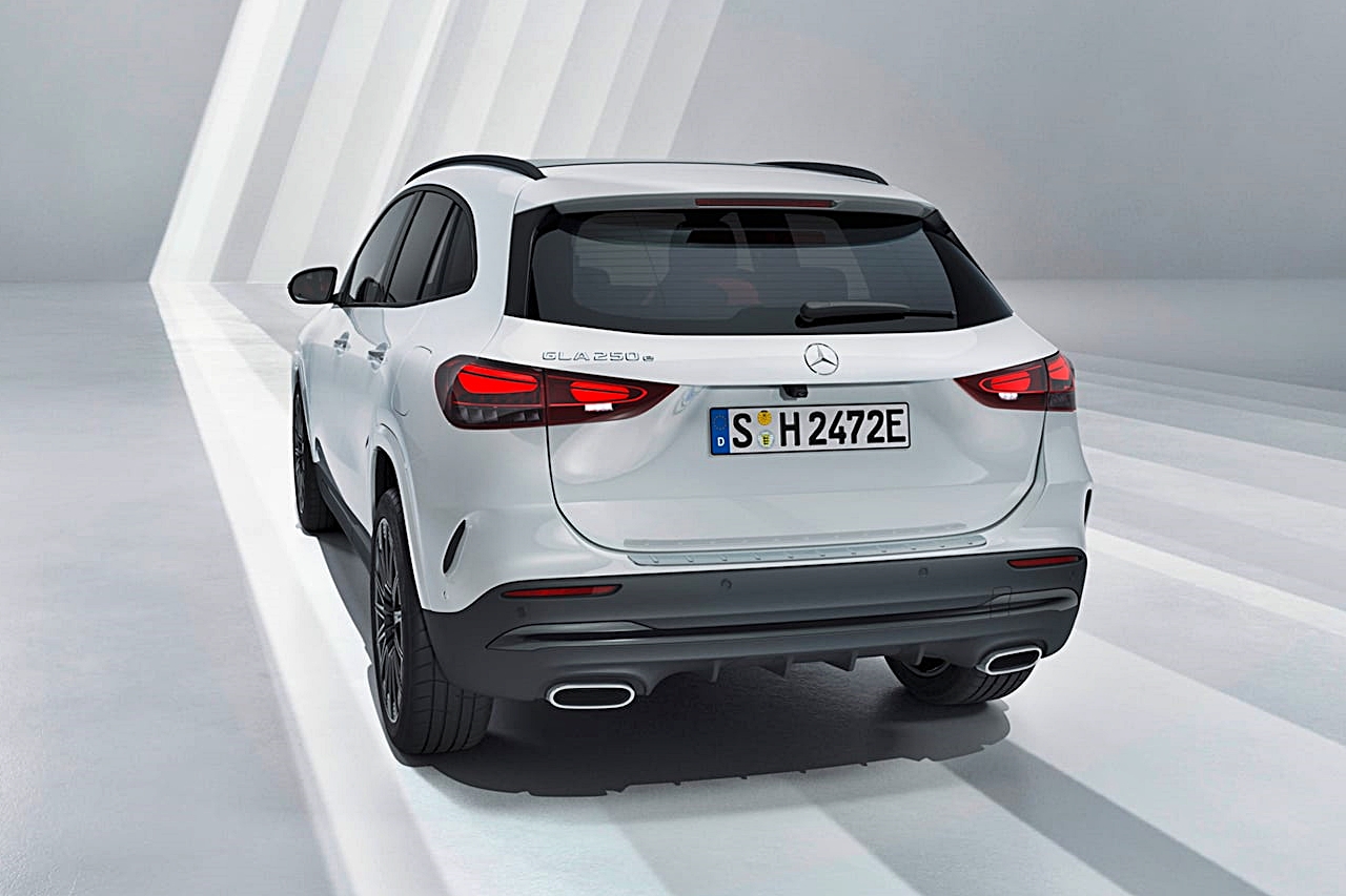 "올해 마지막 신차" 벤츠, 새 얼굴로 돌아온 'CLA·GLA·GLB' 출시