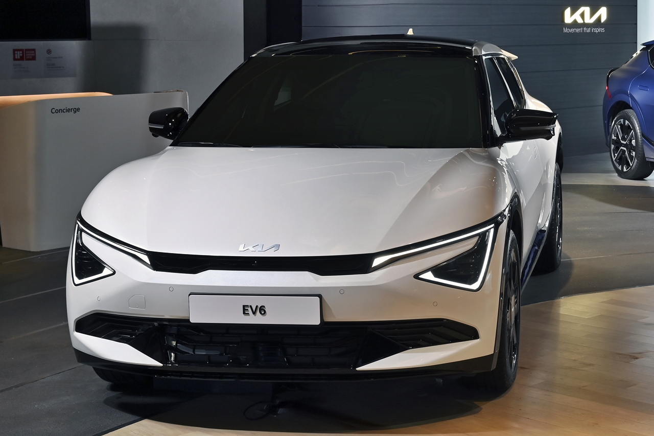 "폭스바겐 ID.5 눌렀다" 기아 'EV6' 독일 전기차 비교 평가서 호평