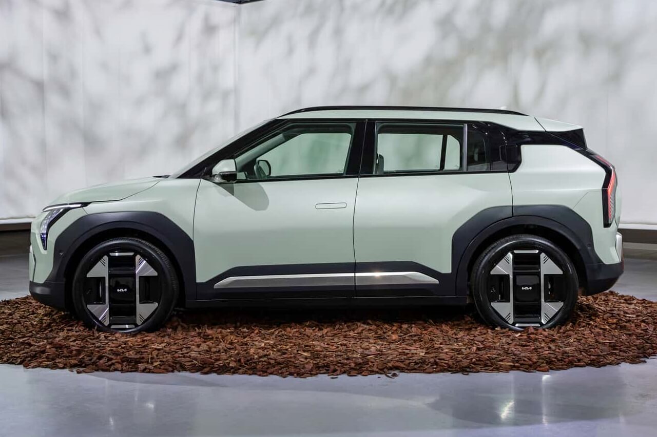 "실구매가 3000만원대"…500km 달리는 기아 'EV3' 계약 돌입