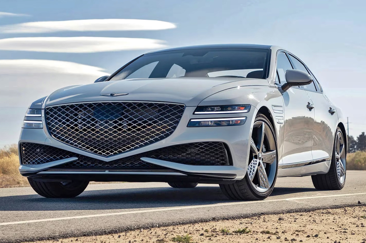 유지비 부담에 준대형 중고차 시세 '뚝'…"패밀리카 구매 적기"