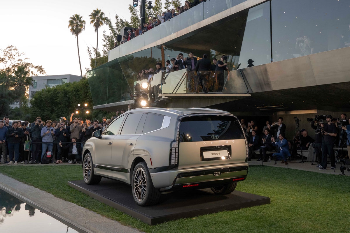 “1회 충전에 532km 달린다”…대형 전기 SUV ‘아이오닉9’ 최초 공개