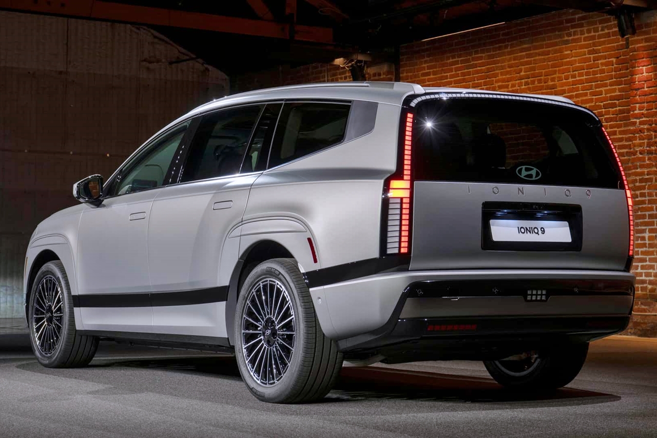 “1회 충전에 532km 달린다”…대형 전기 SUV ‘아이오닉9’ 최초 공개
