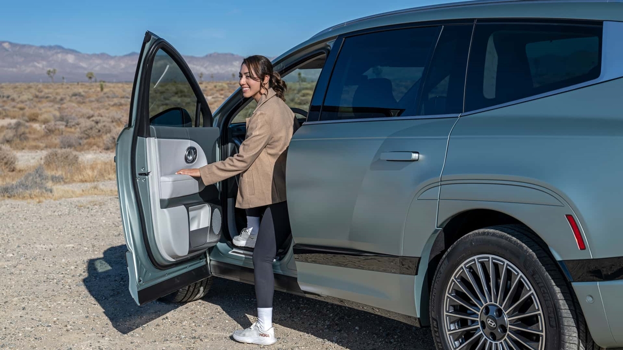 “1회 충전에 532km 달린다”…대형 전기 SUV ‘아이오닉9’ 최초 공개