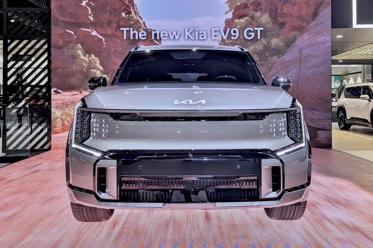 기아, 508마력 고성능 버전 ‘EV9 GT’ 첫선…“프리뷰 전자제어 서스펜션 탑재”