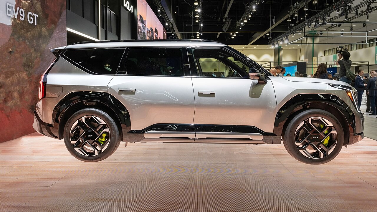 기아, 508마력 고성능 버전 ‘EV9 GT’ 첫선…“프리뷰 전자제어 서스펜션 탑재”