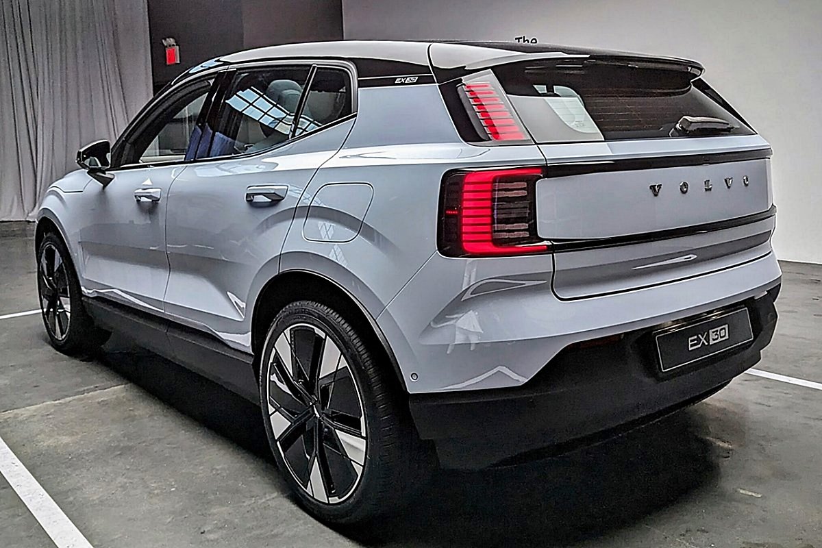 “가격 확 내렸네”…볼보, 4000만원대 전기 SUV ‘EX30’ 출시