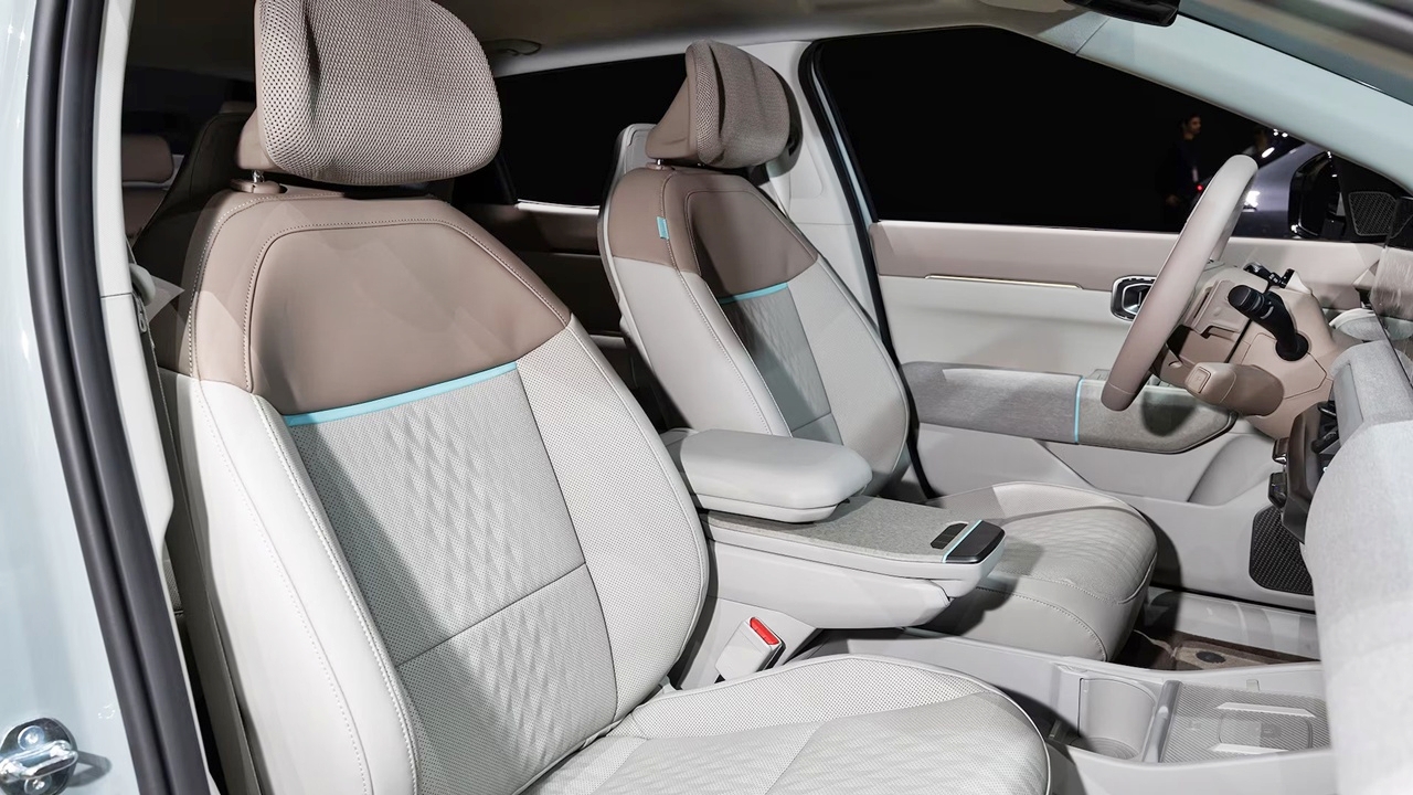 “3000만원대 전기 세단” 기아, 533km 달리는 ‘EV4’ 계약 돌입