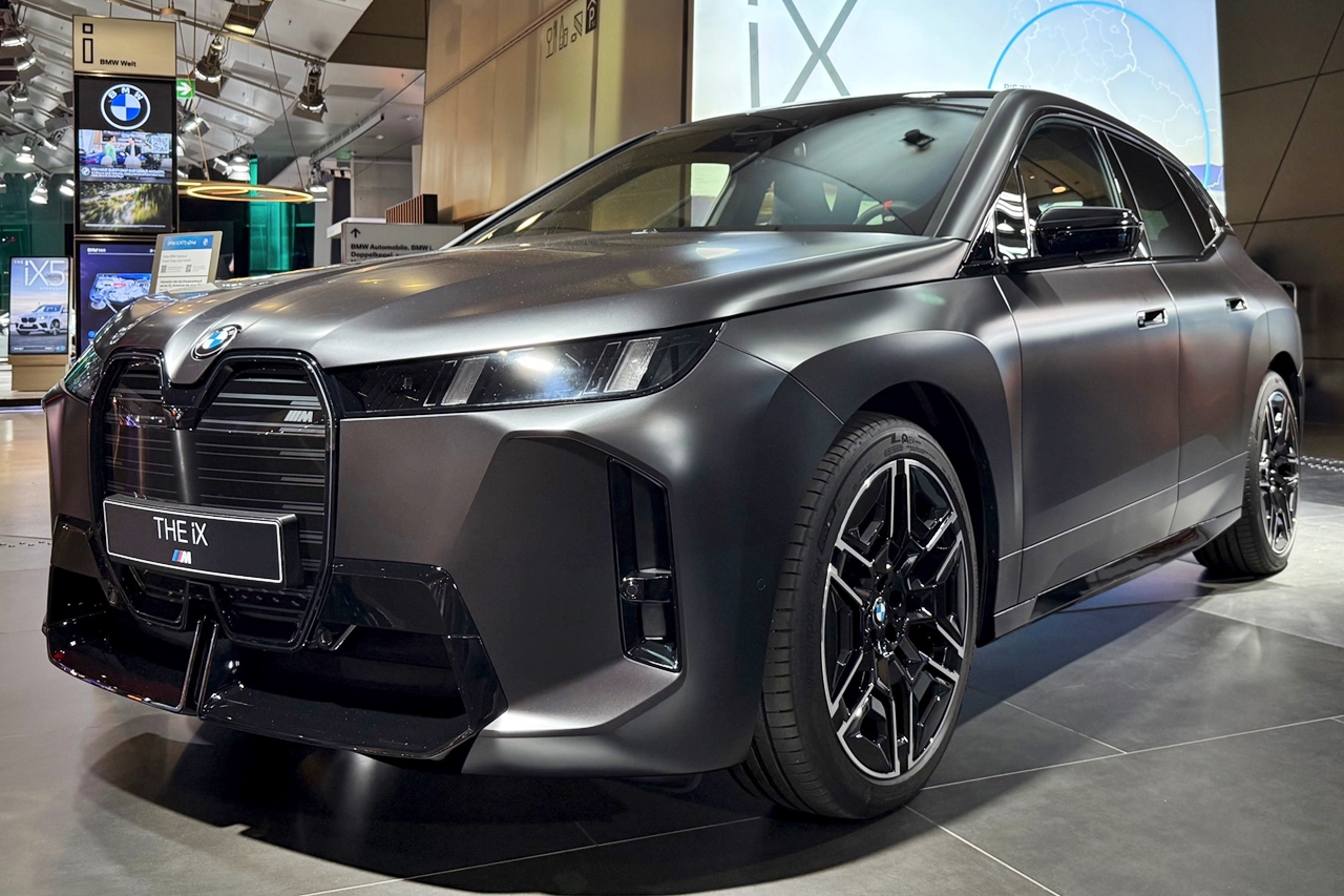 BMW, 고성능 전기차 ‘뉴 i4 M50·뉴 iX M70’ 국내 최초 공개