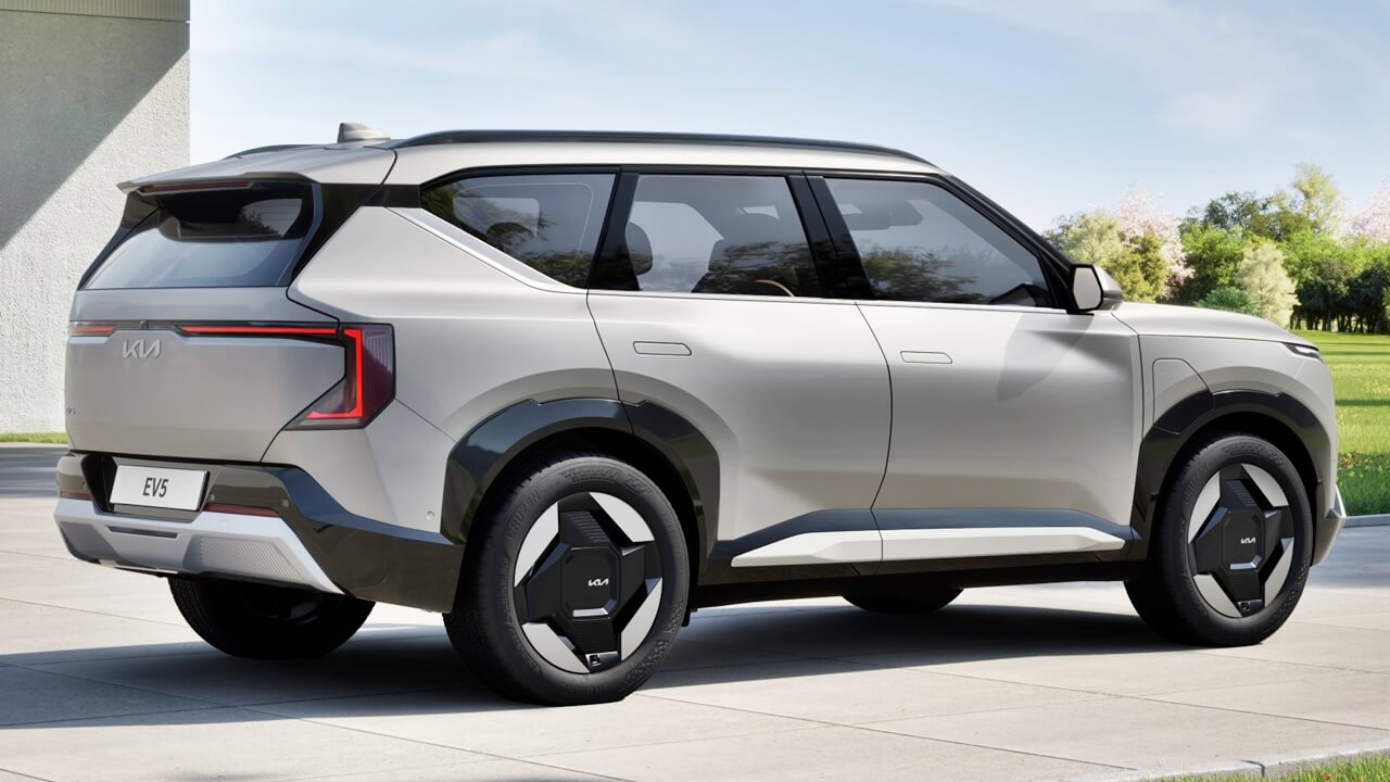 기아, 패밀리 전기 SUV 'EV5' 공개…하반기 출시 예정
