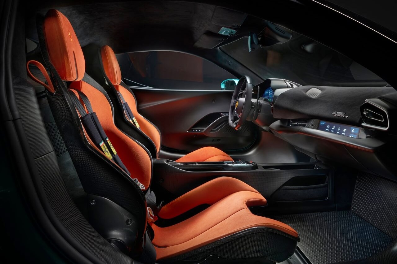 “880마력·제로백 2.8초”…페라리, 새로운 스페셜 시리즈 ‘296 스페치알레’ 국내 출시