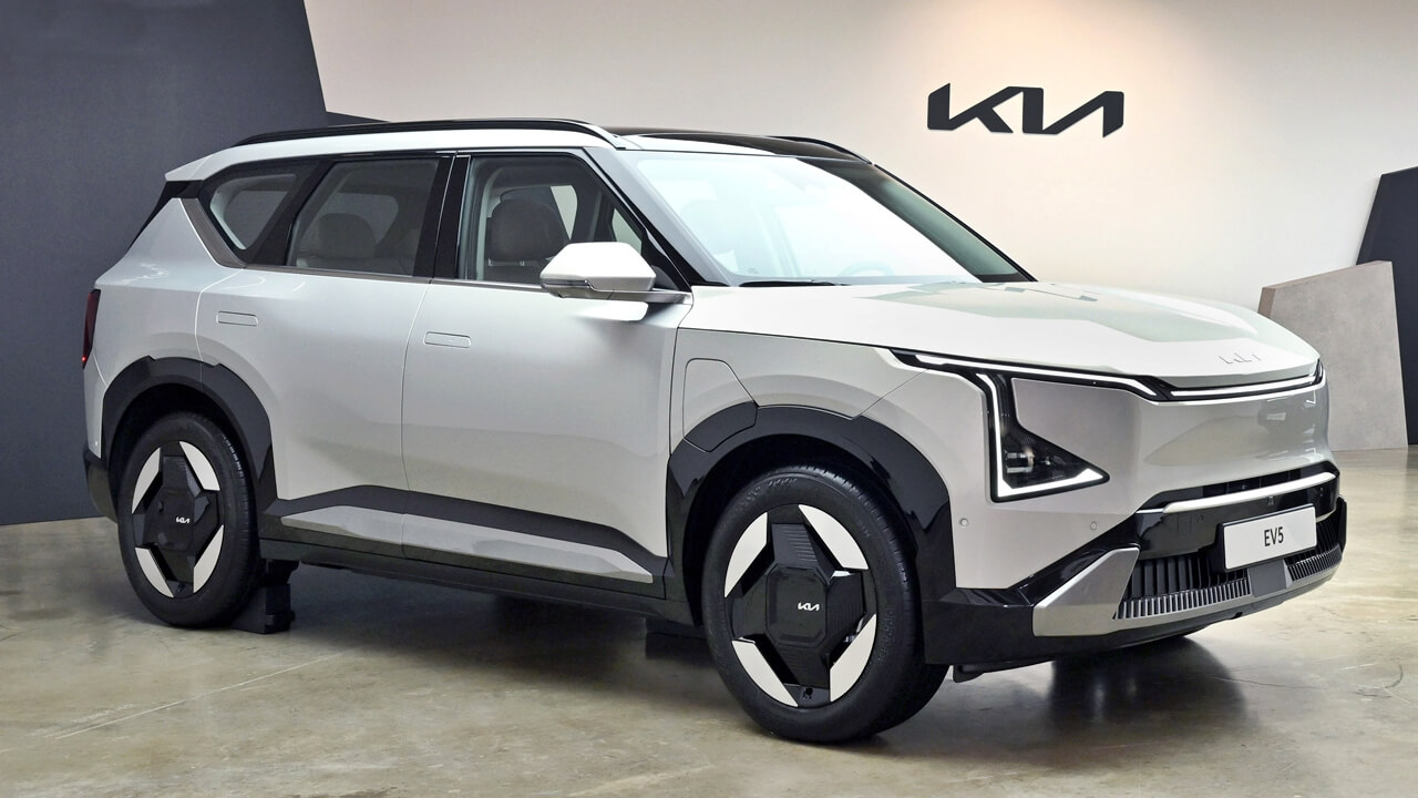 “급발진 걱정 없네”…기아, 패밀리 전기 SUV ‘EV5’ 출시