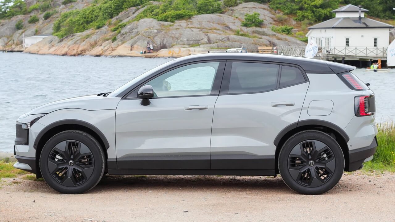 “독일보다 3800만원이나 싸다고?”…볼보, 전기 크로스컨트리 ‘EX30CC’ 국내 출시