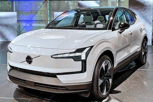 “가격 확 내렸네”…볼보, 4000만원대 전기 SUV ‘EX30’ 출시